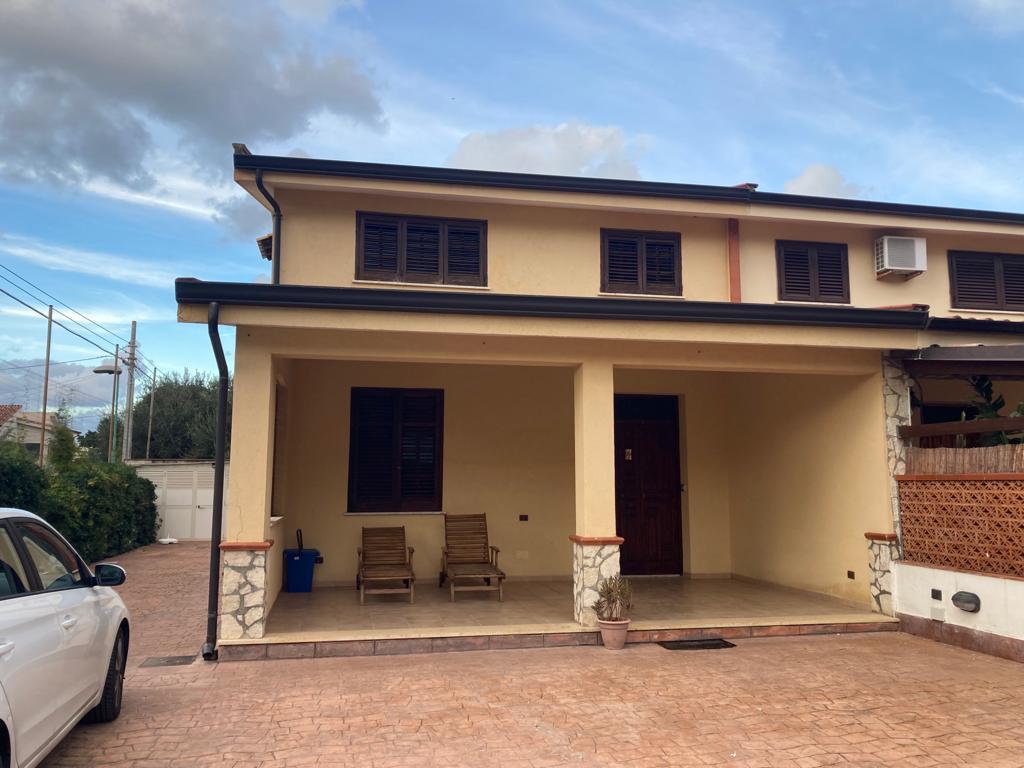 Villa in affitto a Carini