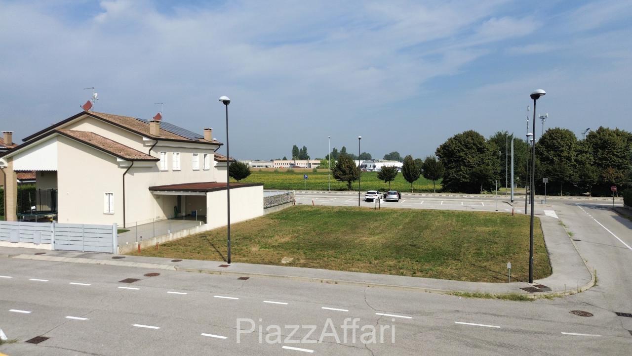 Terreno edificabile residenziale in vendita a Codevigo