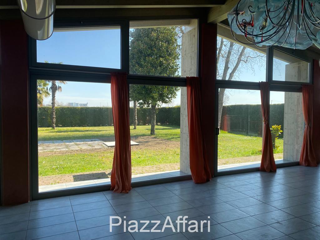 Negozio in vendita a Brugine