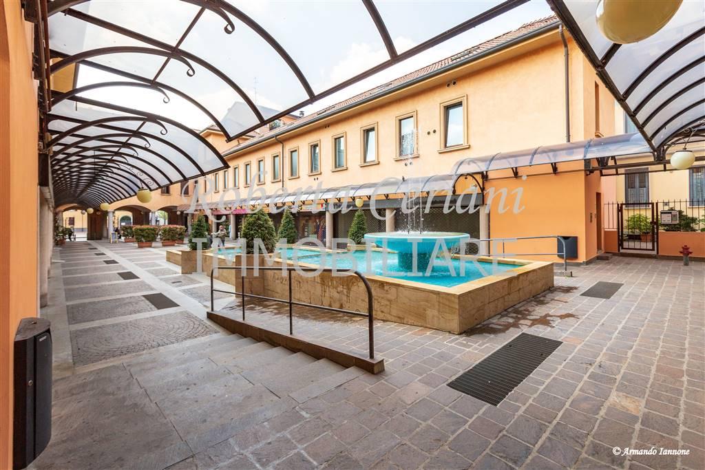 Esercizio commerciale in vendita a Saronno