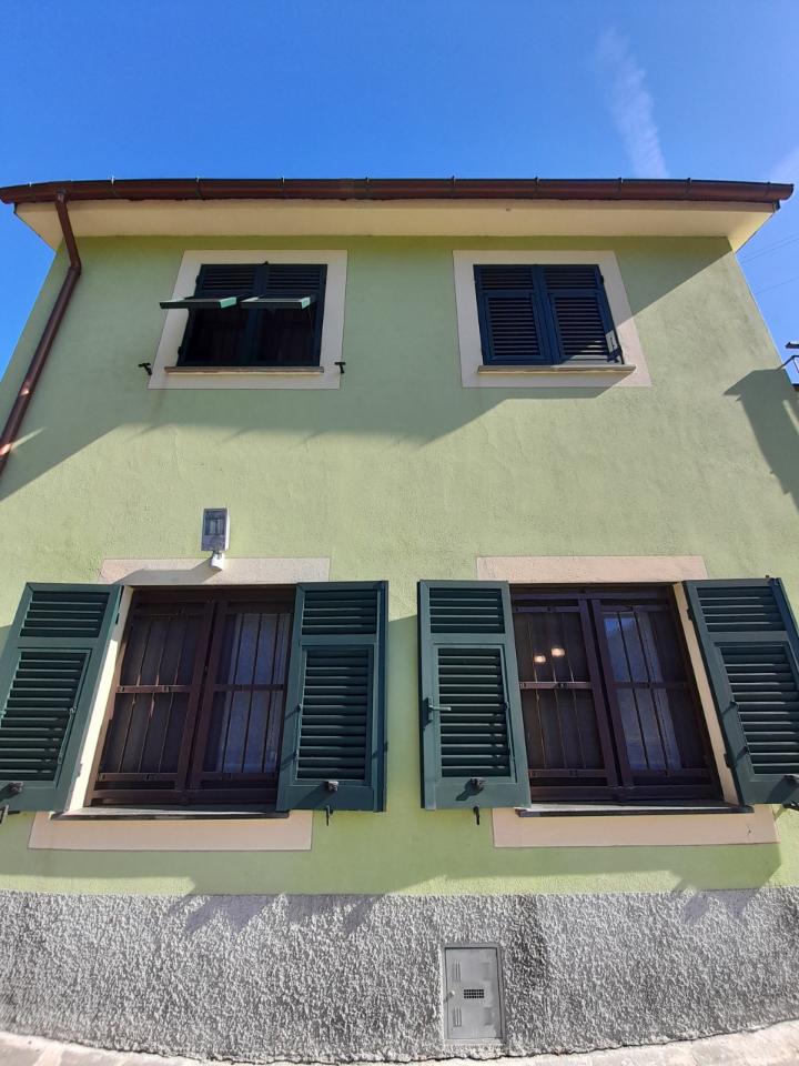 Villa in vendita a Avegno