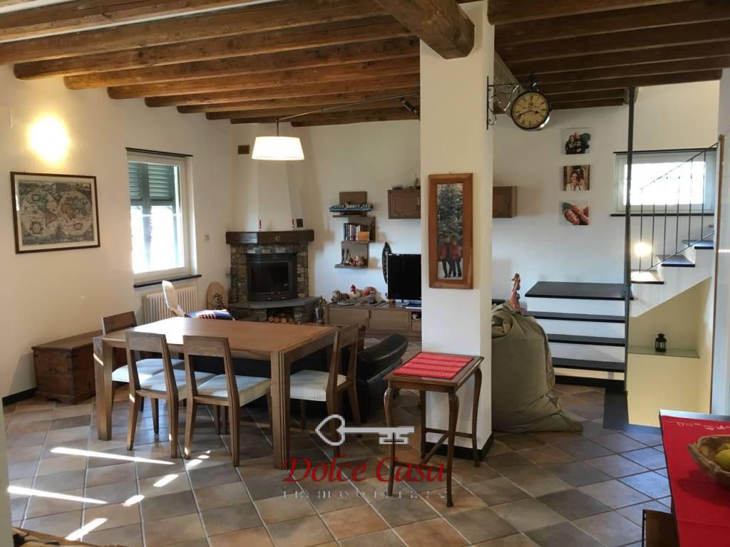 Villa in vendita a Avegno