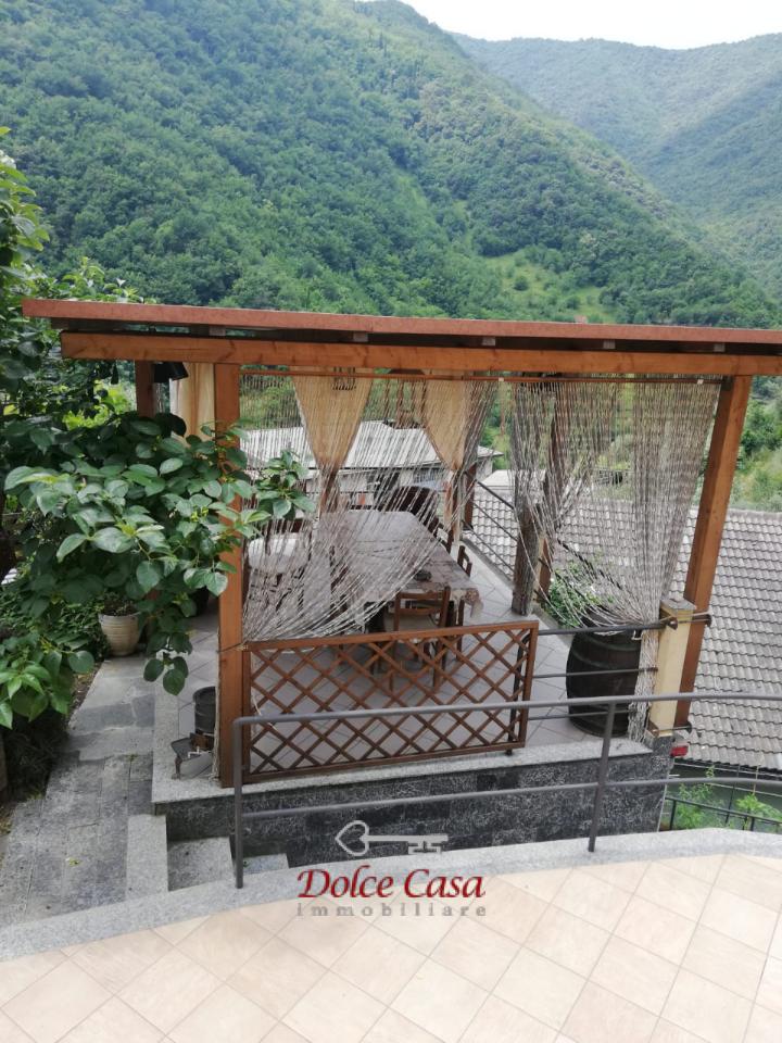 Casa indipendente in vendita a Avegno