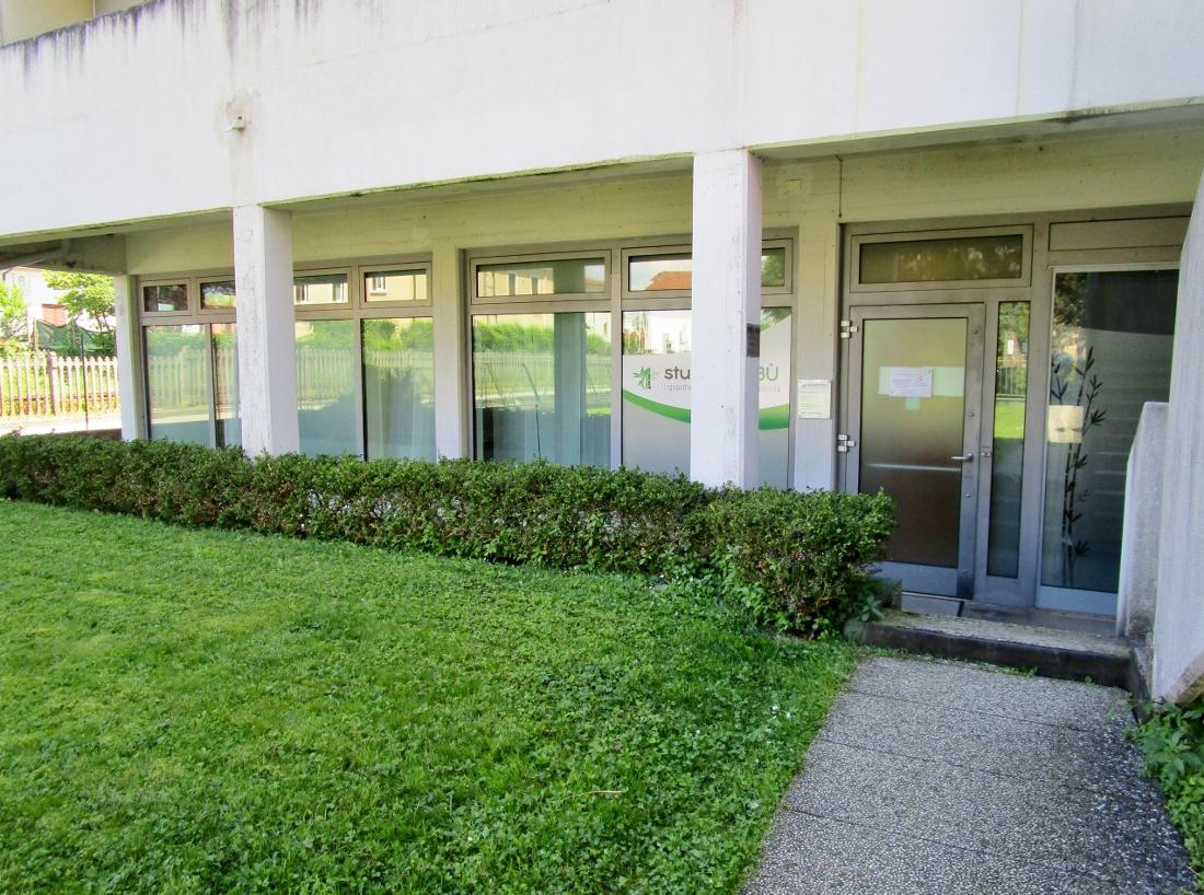 Ufficio in vendita a Monticello Conte Otto