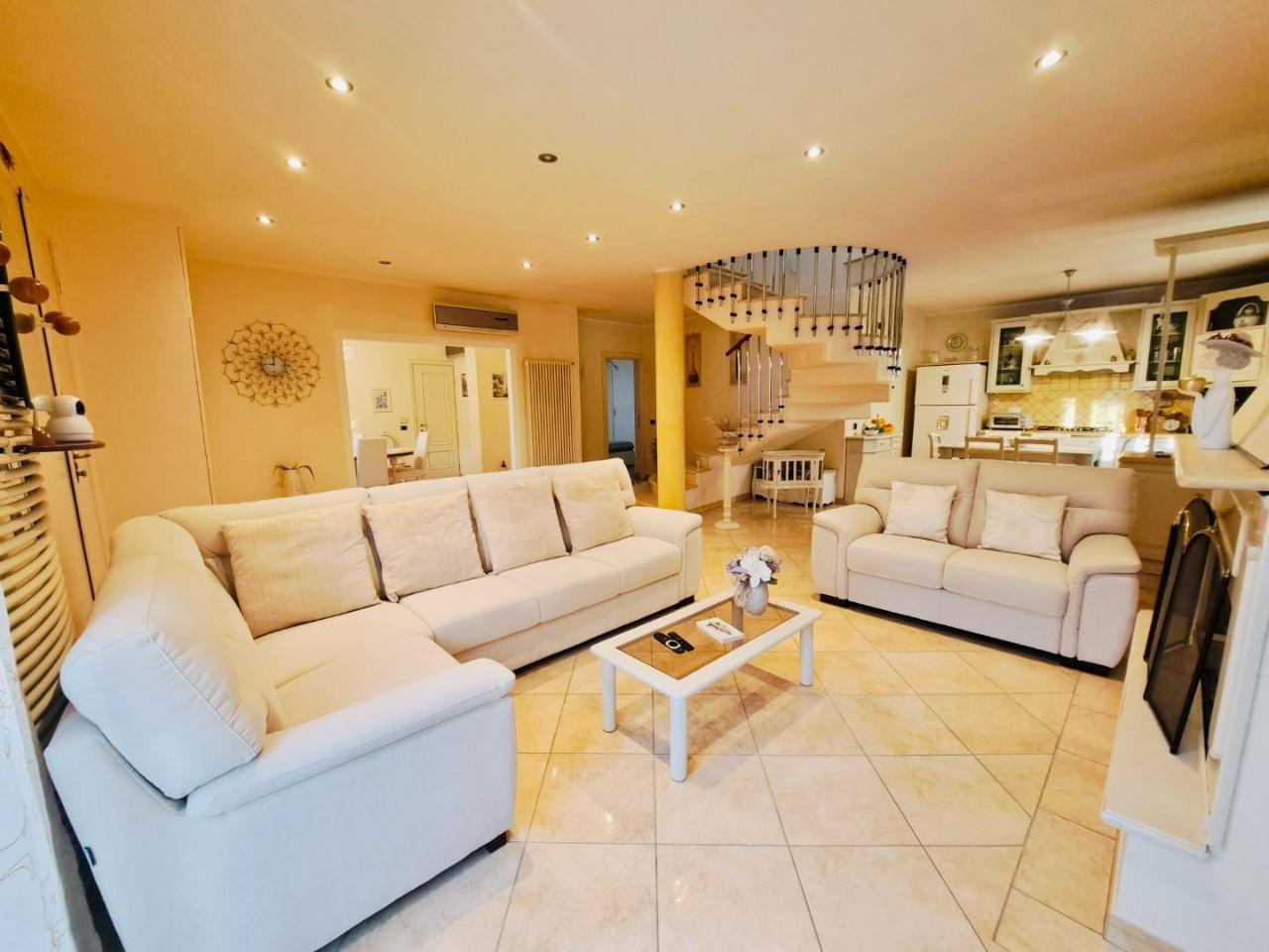 Villa in vendita a Viareggio