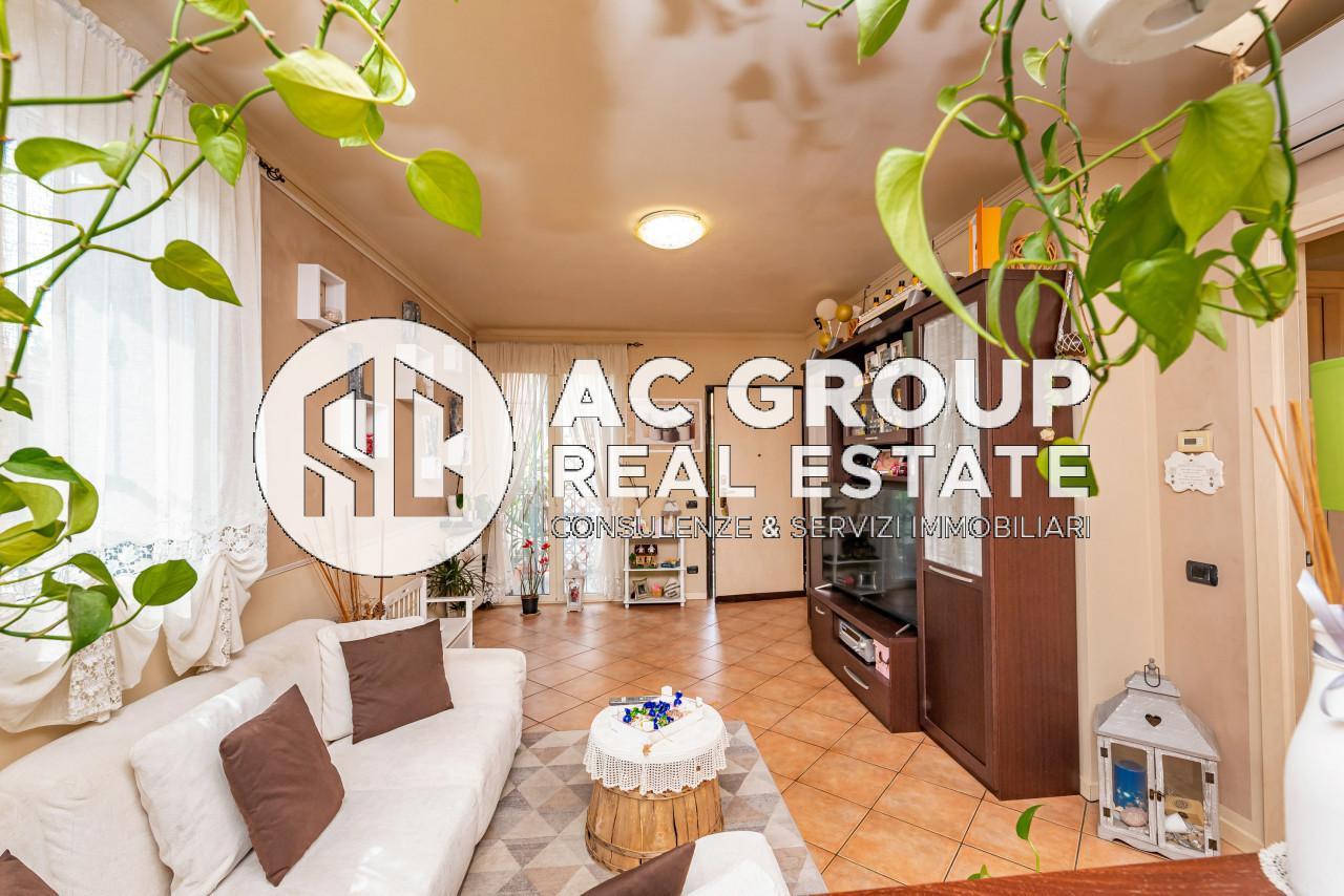 Appartamento in vendita a Caronno Pertusella