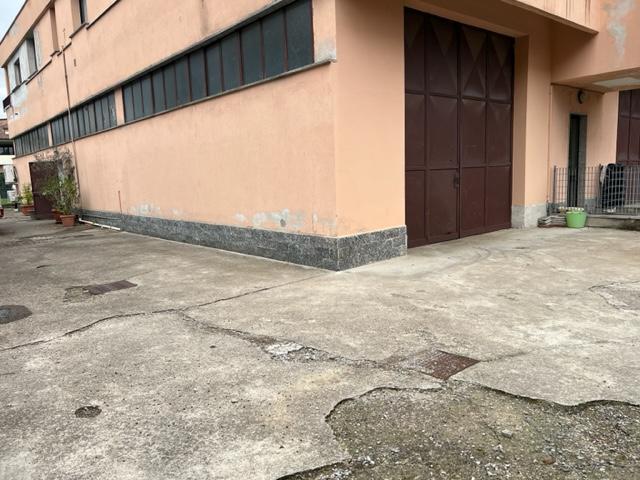 Capannone in affitto a Saronno