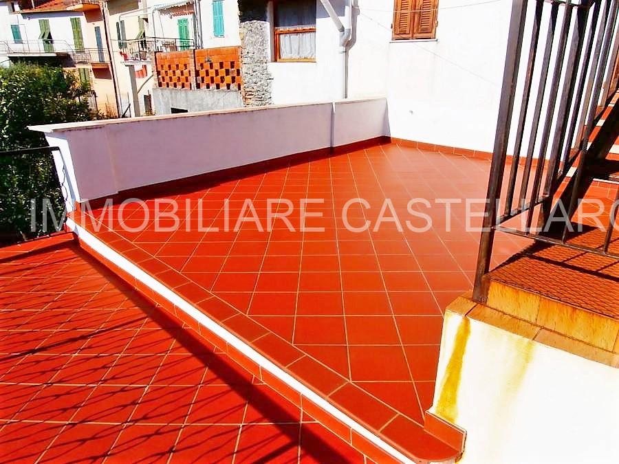 Appartamento in vendita a Castellaro