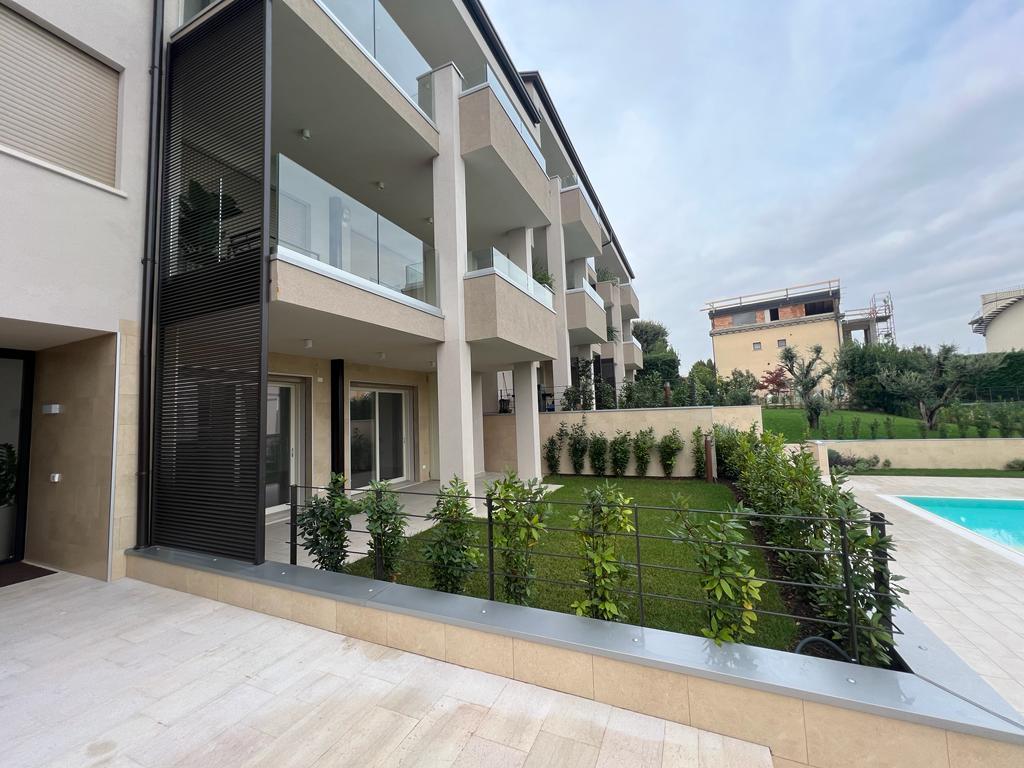 Appartamento in vendita a Desenzano Del Garda