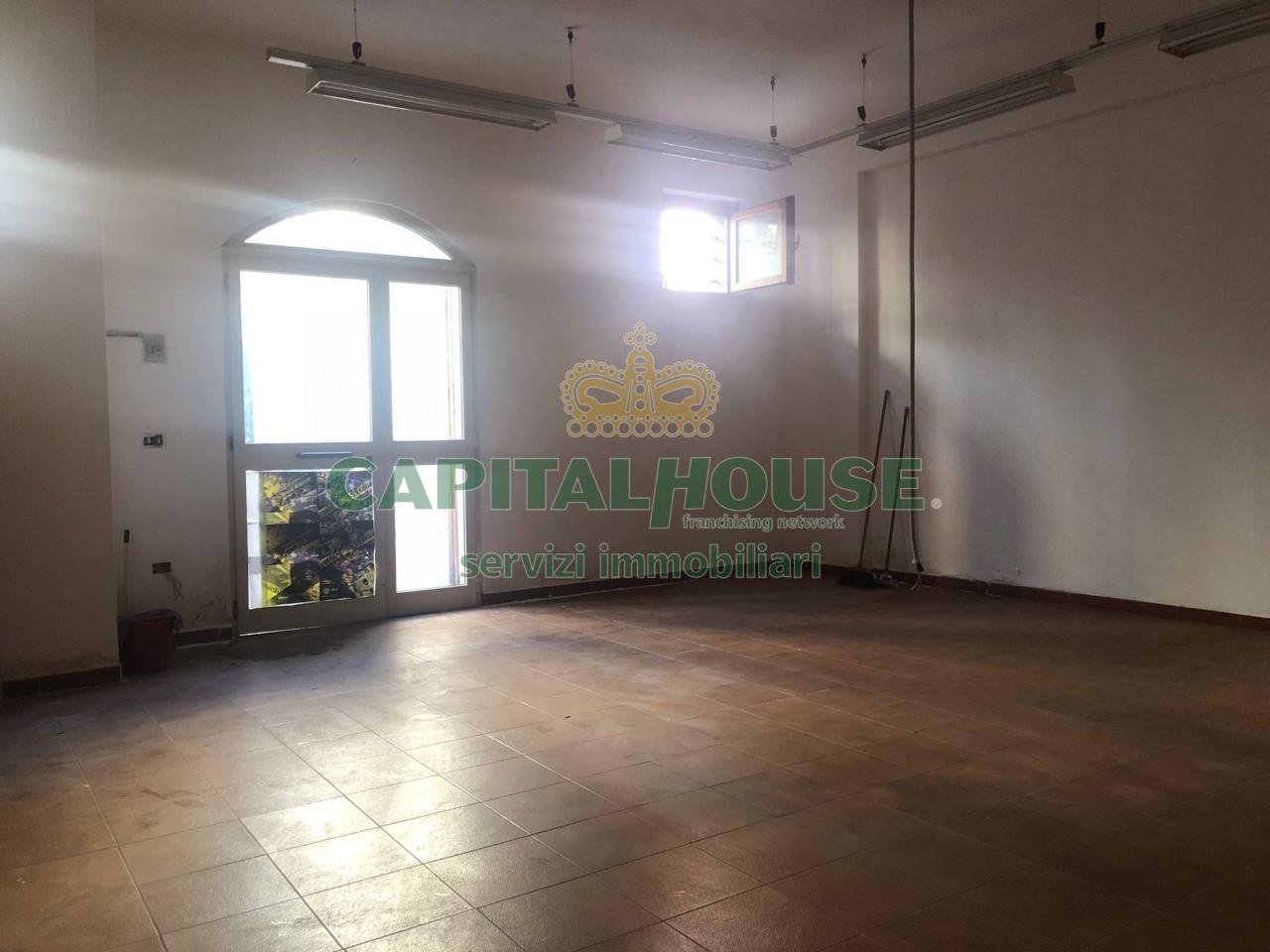 Magazzino in vendita a Montoro