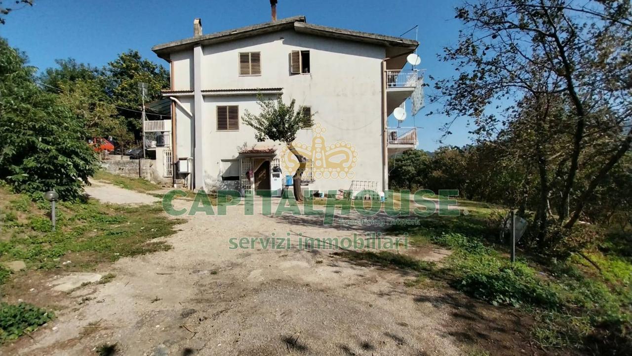 Rustico in vendita a Montoro