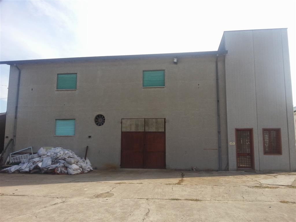 Capannone in vendita a Solesino