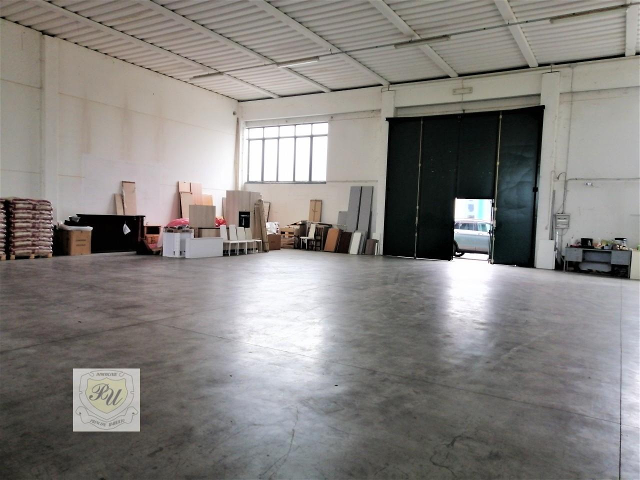 Capannone in vendita a Casale Di Scodosia