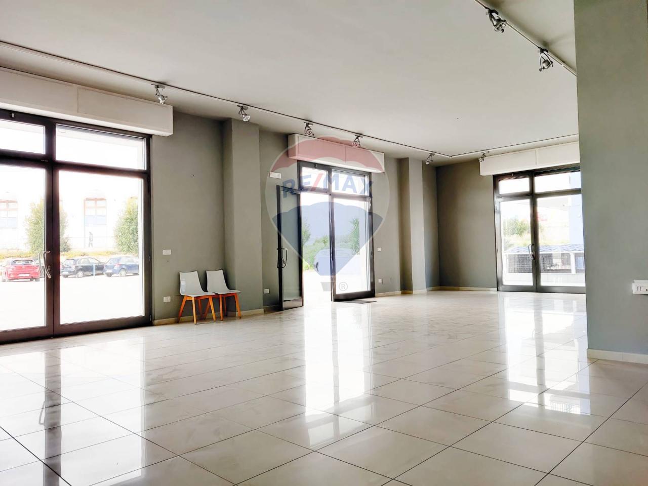 Negozio in affitto a Manfredonia