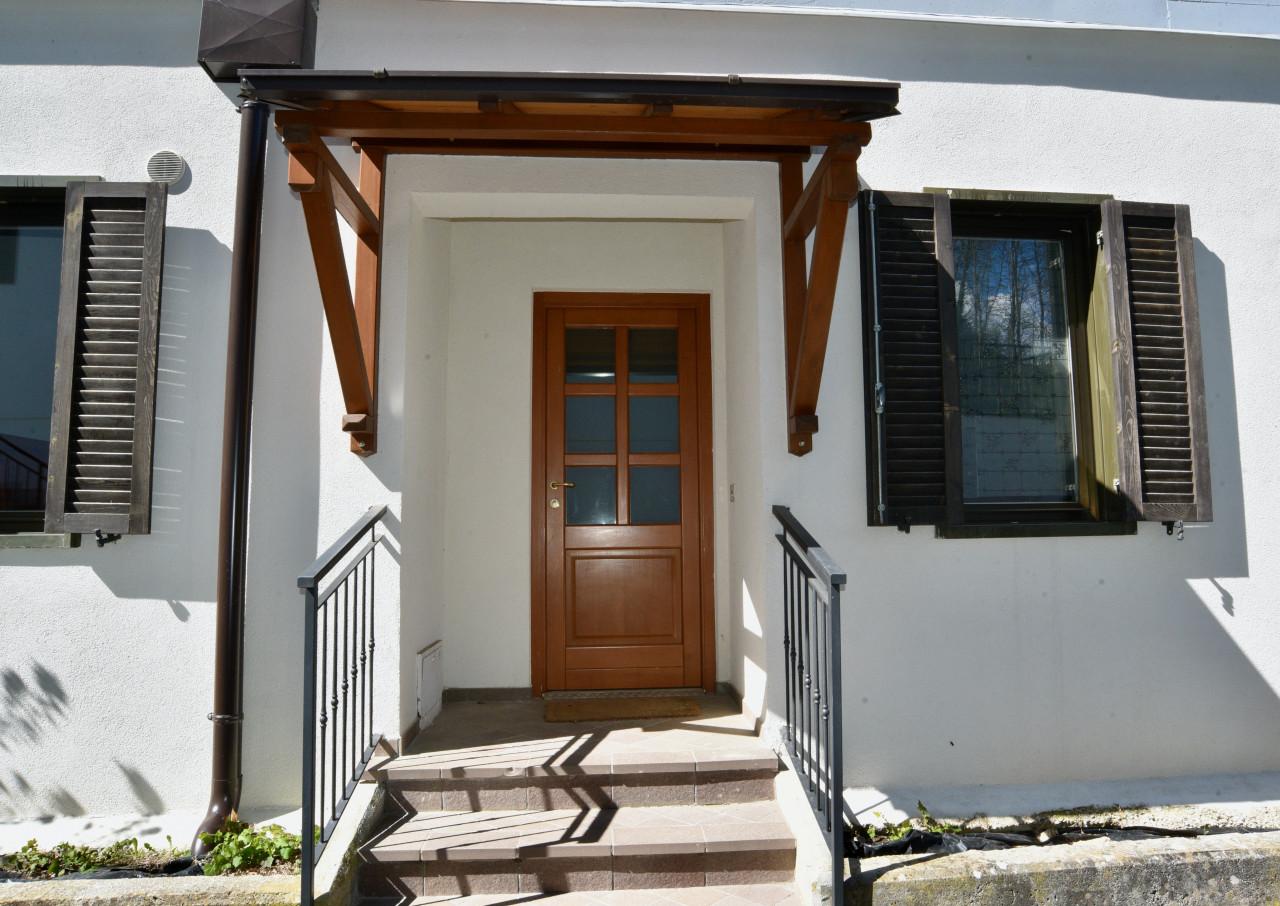 Appartamento in vendita a Calceranica Al Lago