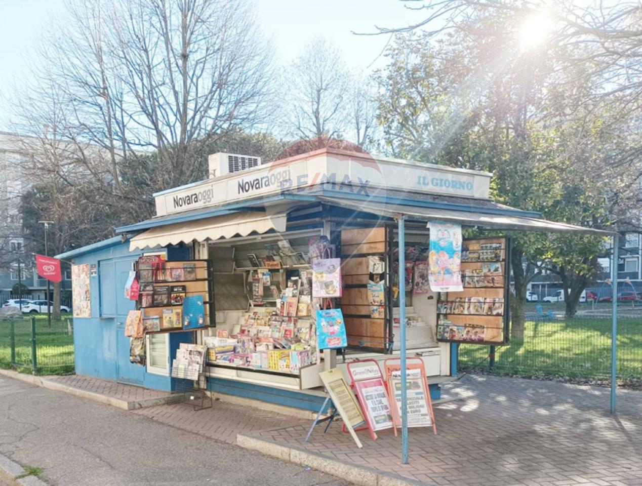 Esercizio commerciale in vendita a Novara