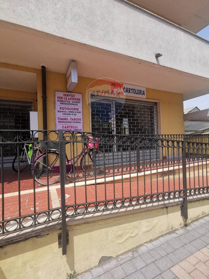 Negozio in vendita a Robbio