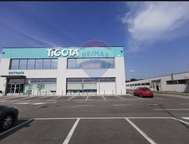 Negozio in affitto a Romagnano Sesia