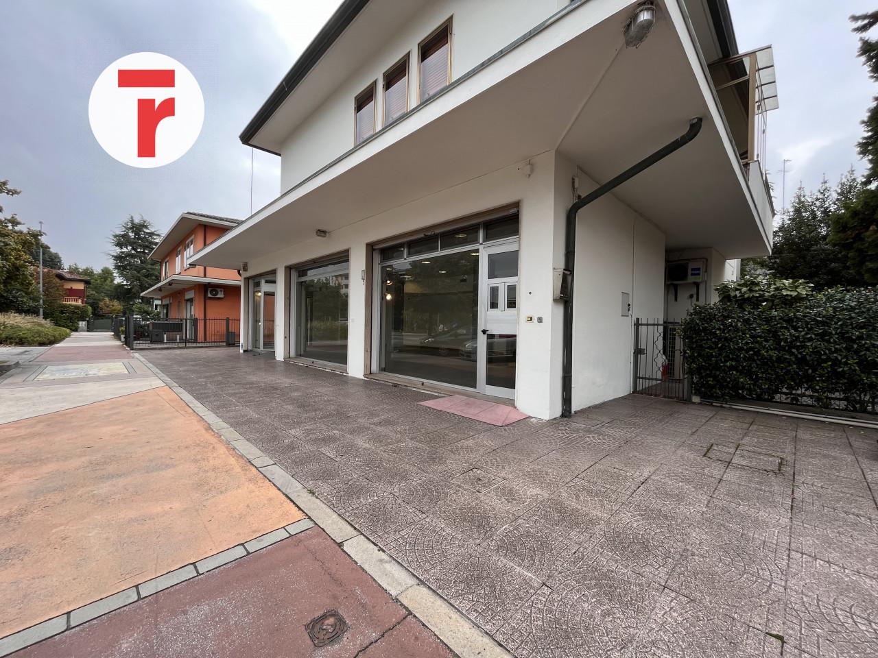 Negozio in affitto a Padova