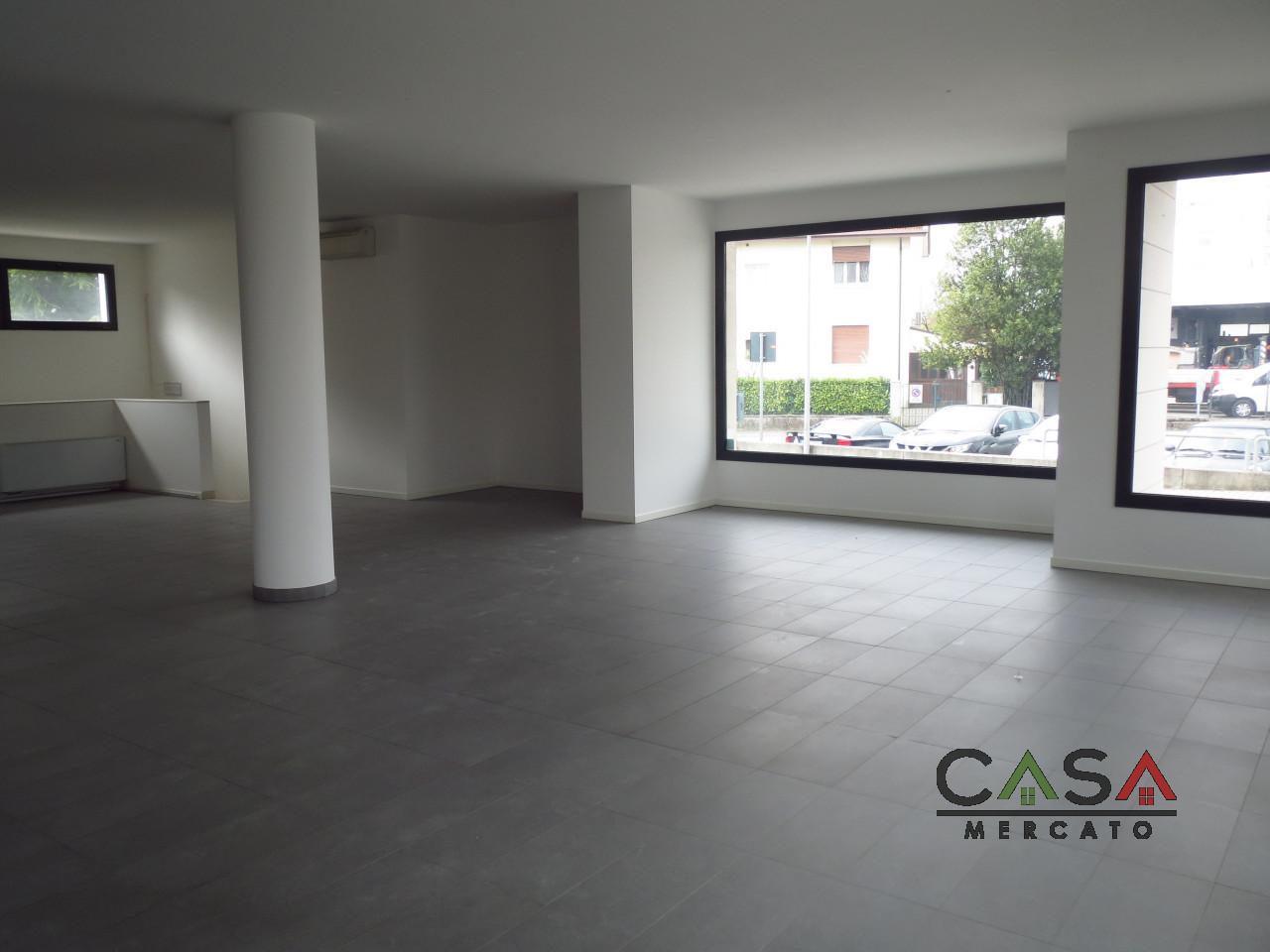 Negozio in vendita a Sacile