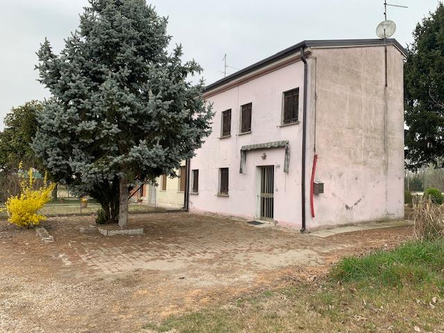 Villa in vendita a Giacciano Con Baruchella