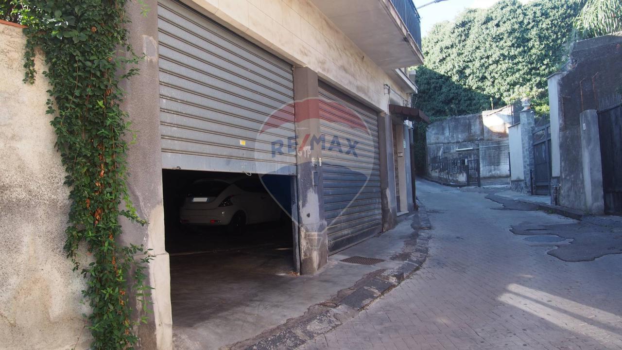 Magazzino in vendita a Giarre