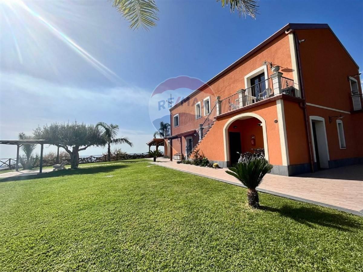 Agriturismo in vendita a Calatabiano