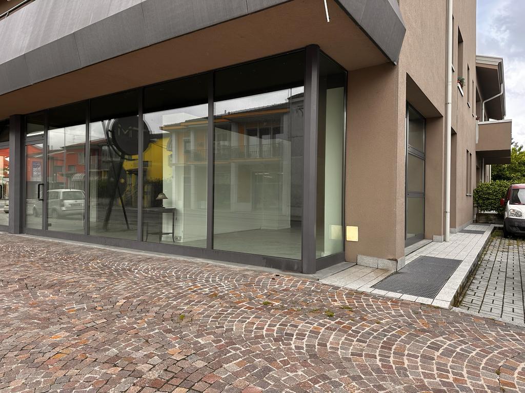 Esercizio commerciale in vendita a Mozzecane