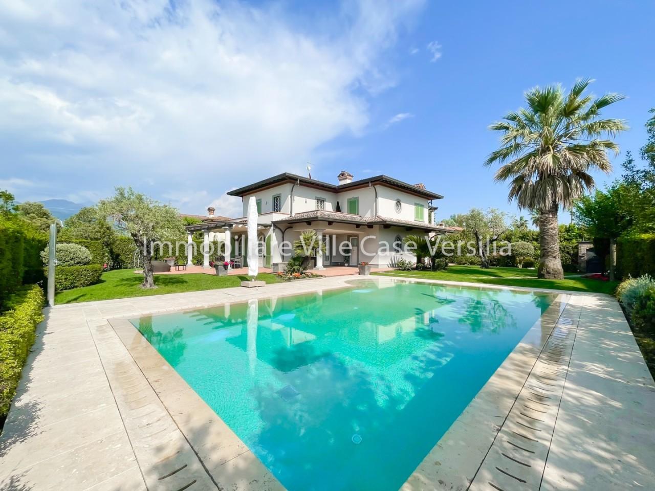Villa in vendita a Forte Dei Marmi