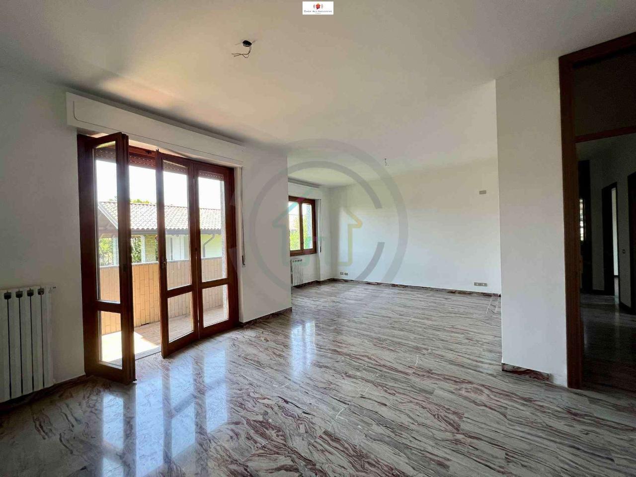 Appartamento in vendita a Verano Brianza