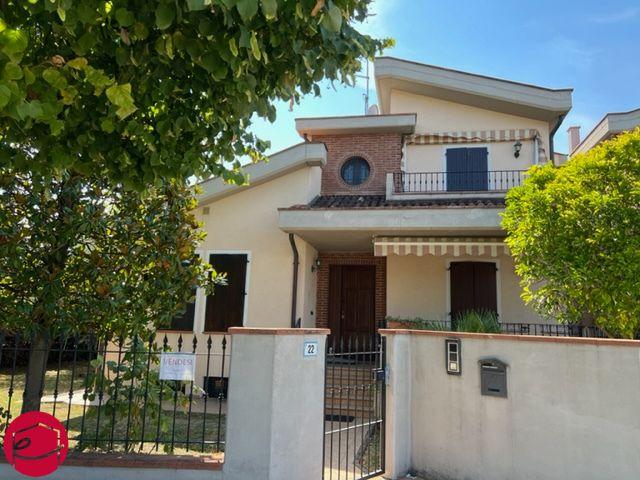 Villa in vendita a Santarcangelo Di Romagna