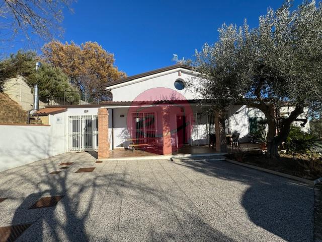 Villa in vendita a Borghi