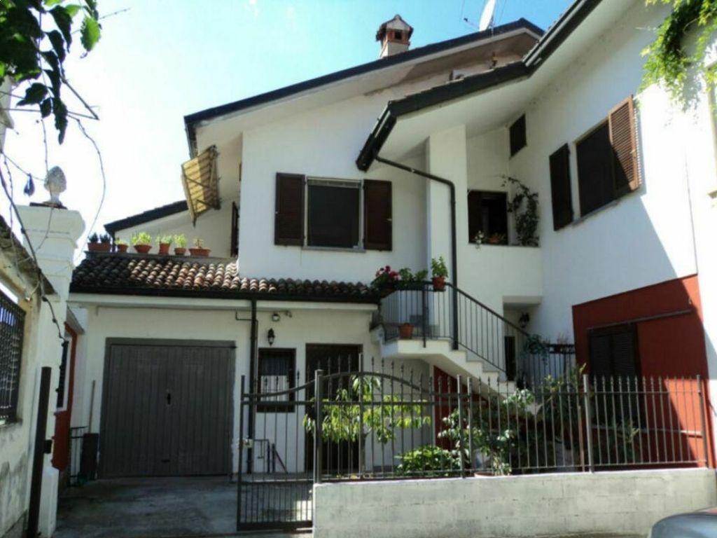 Casa indipendente in vendita a Borghetto Lodigiano