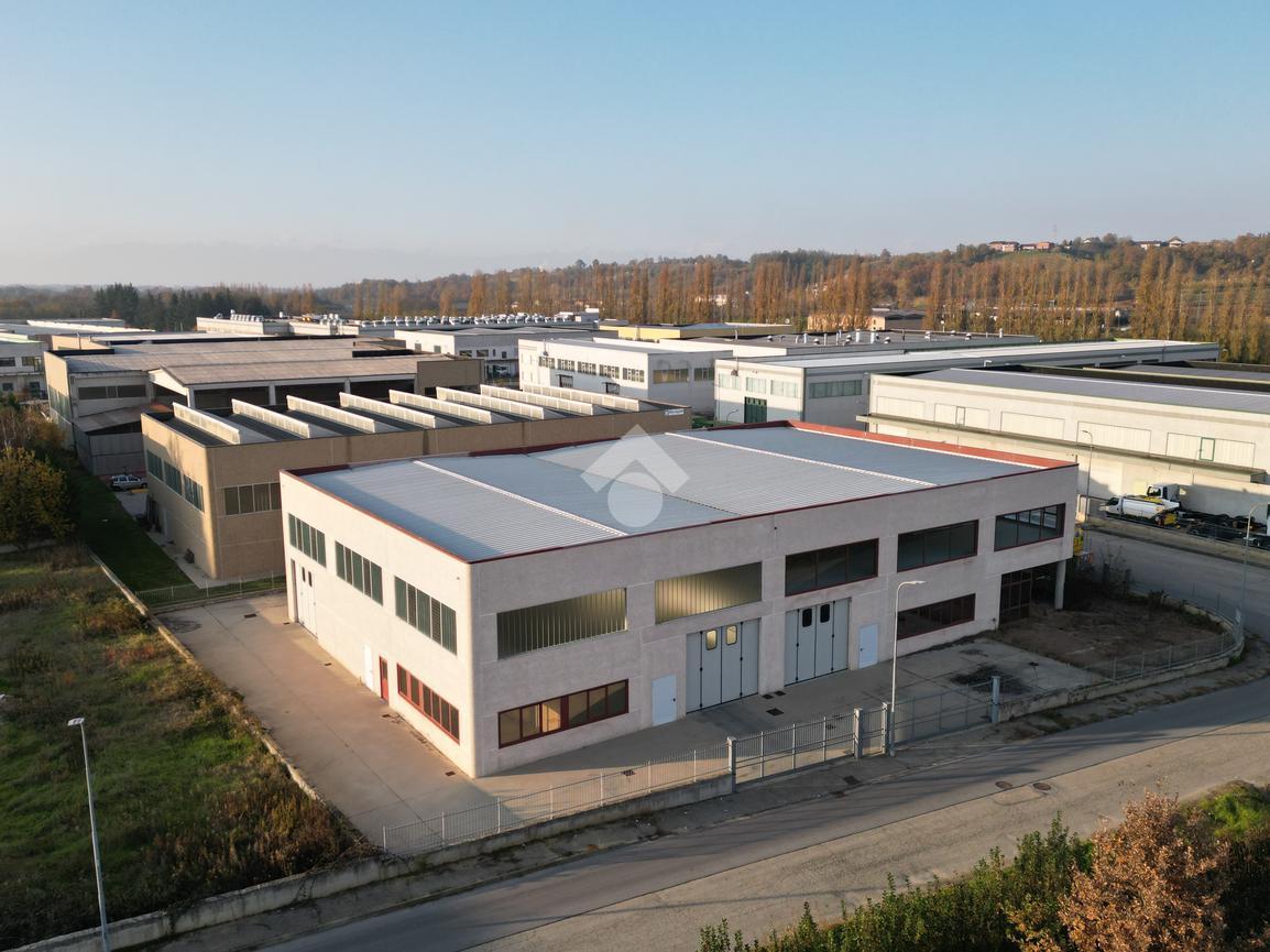 Capannone in vendita a Monta'