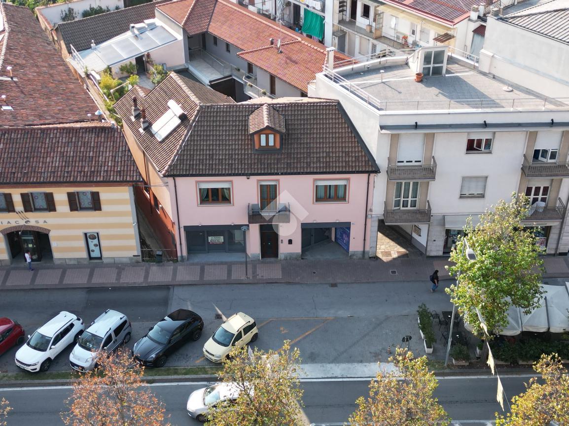 Negozio in affitto a Alba