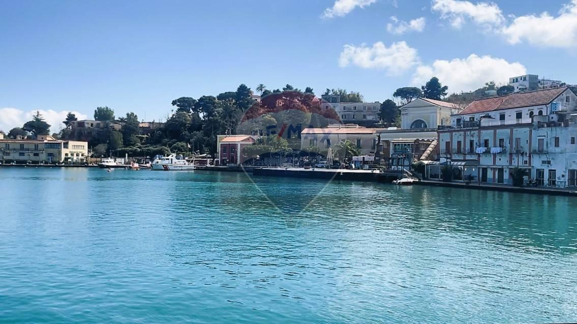 Appartamento in vendita a Ischia