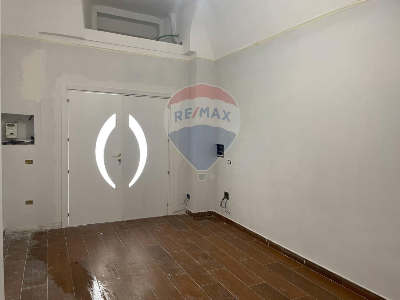 Negozio in vendita a Napoli