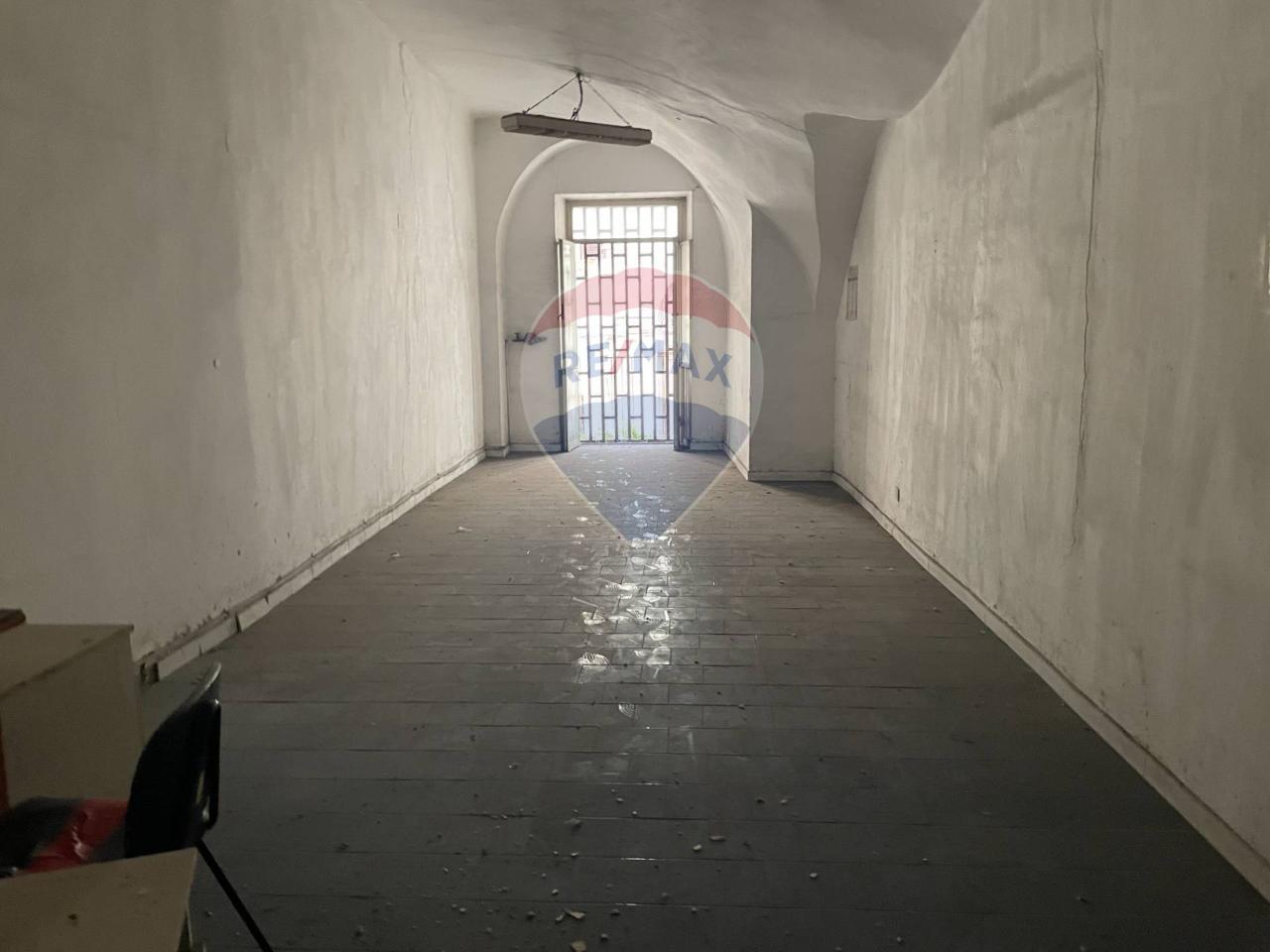 Negozio in vendita a Napoli