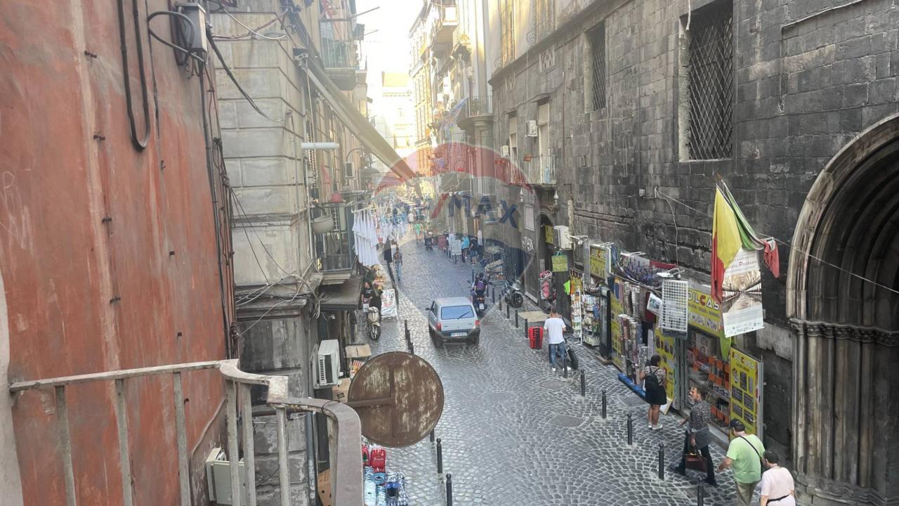 Negozio in affitto a Napoli