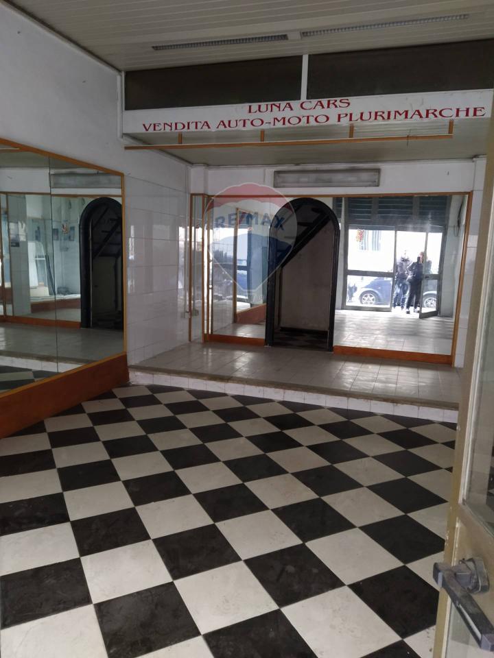 Negozio in vendita a Napoli