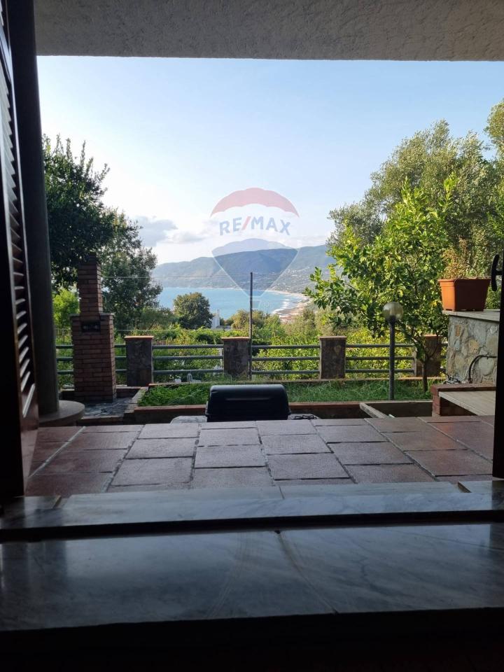 Casa indipendente in vendita a Centola