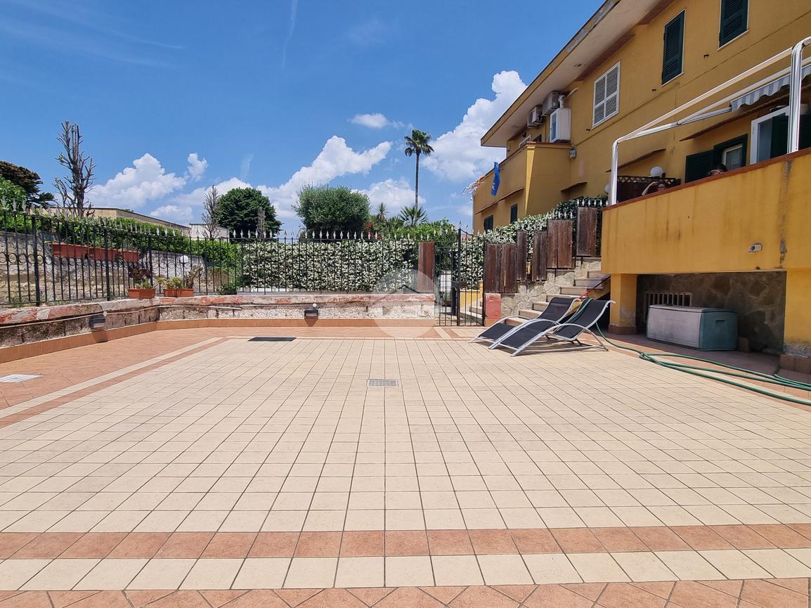 Trilocale in Via Carrafiello 28 14, Giugliano in Campania