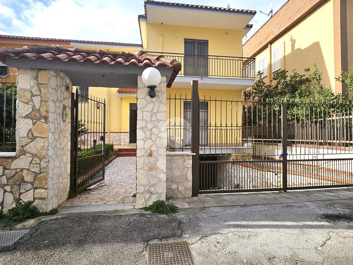 Villa in vendita a Giugliano In Campania