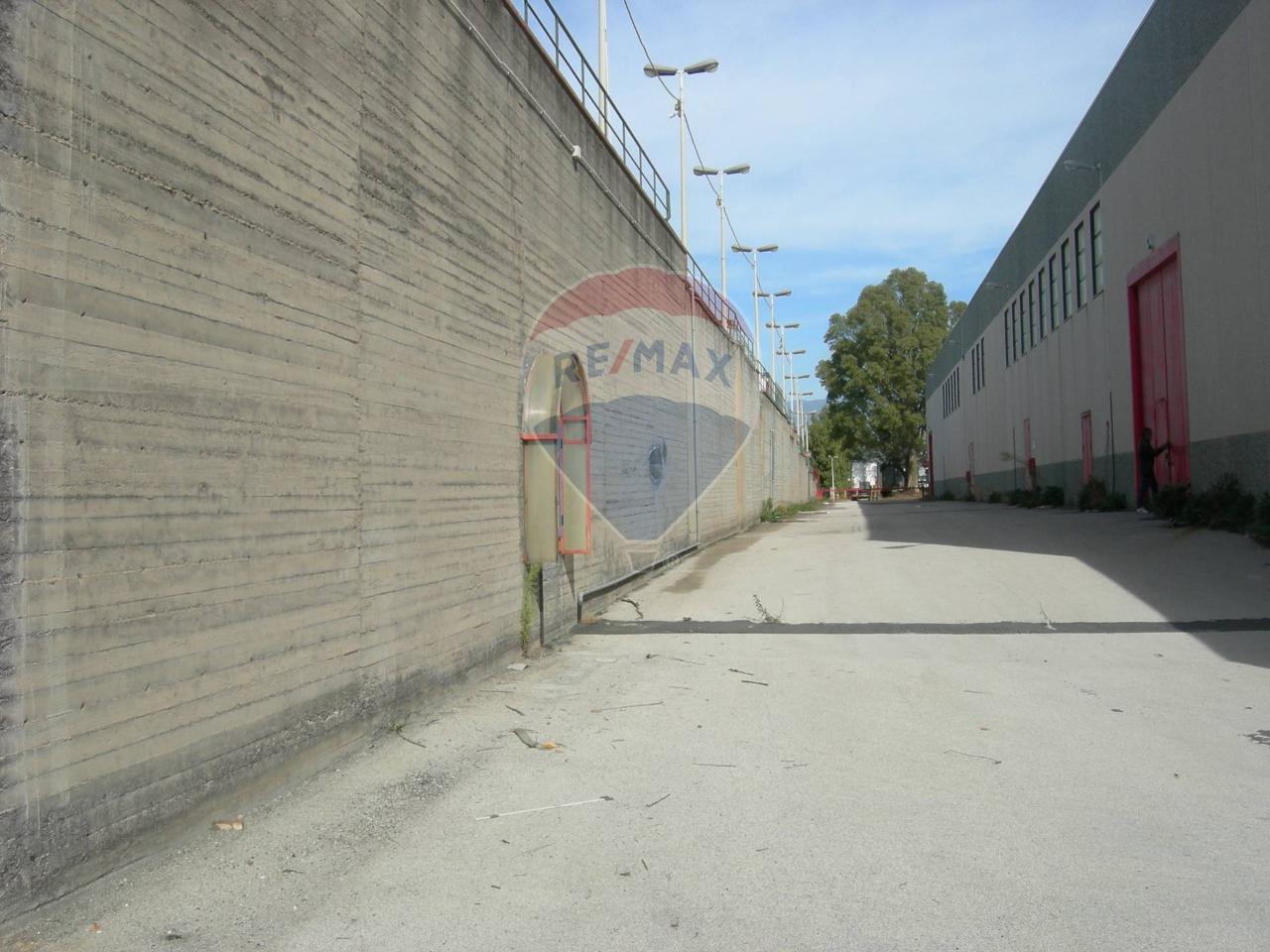 Capannone in vendita a Belpasso