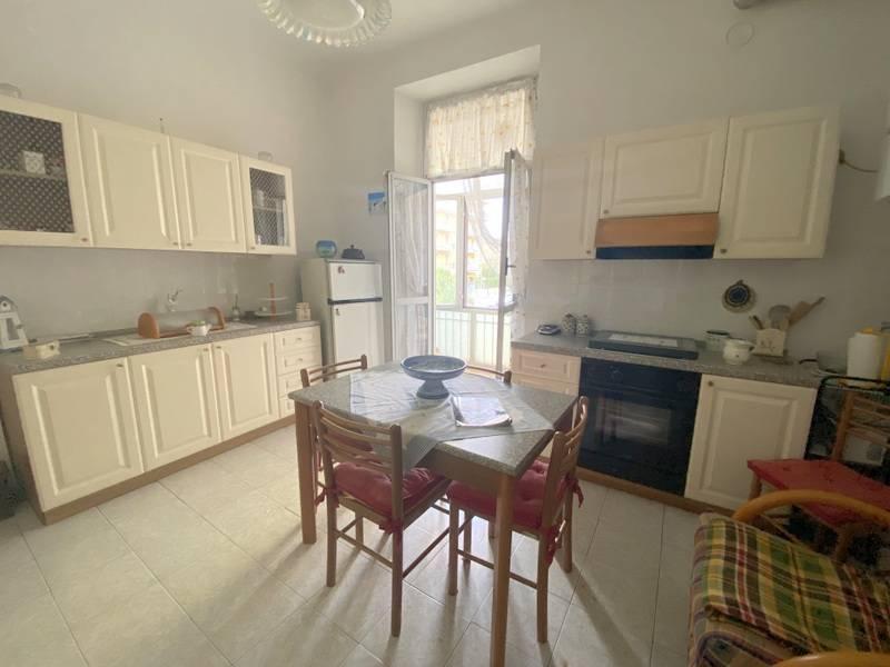 Appartamento in vendita a Vado Ligure
