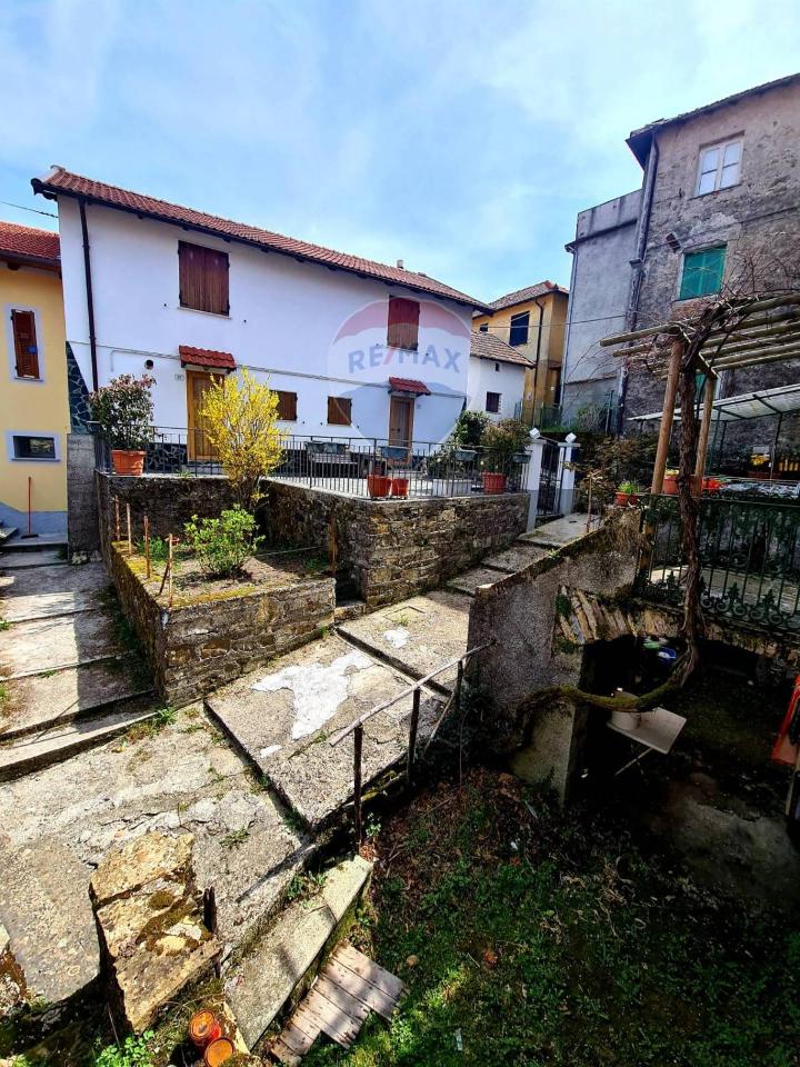 Rustico in vendita a Valbrevenna