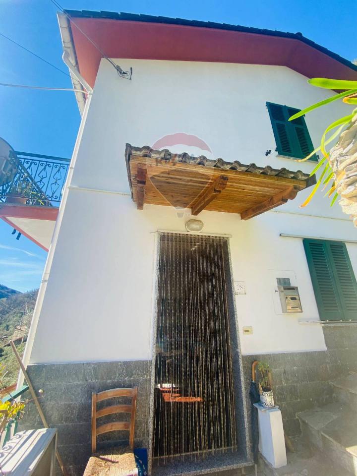 Casa indipendente in vendita a Avegno