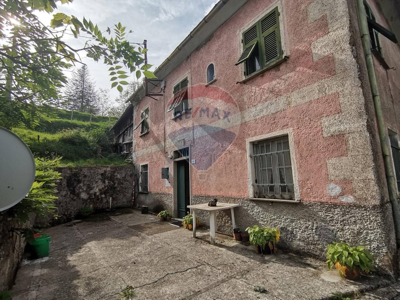 Casa indipendente in vendita a Varese Ligure
