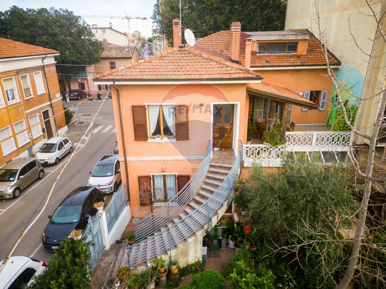 Casa indipendente in vendita a Pesaro