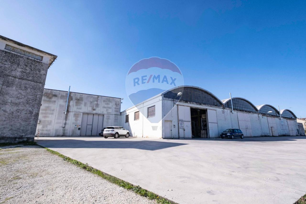 Capannone in vendita a Staffolo